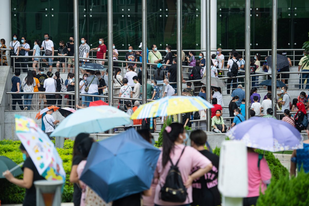 Long queues form for NATs across Macao | Macao News