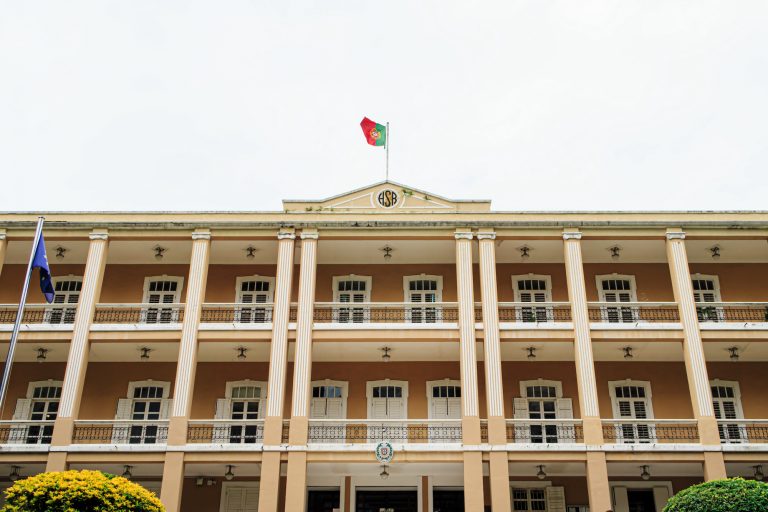 Waiting Times For Portuguese Passport Renewal Could Get Easier waiting-times-for-portuguese-passport-renewal-could-get-easier