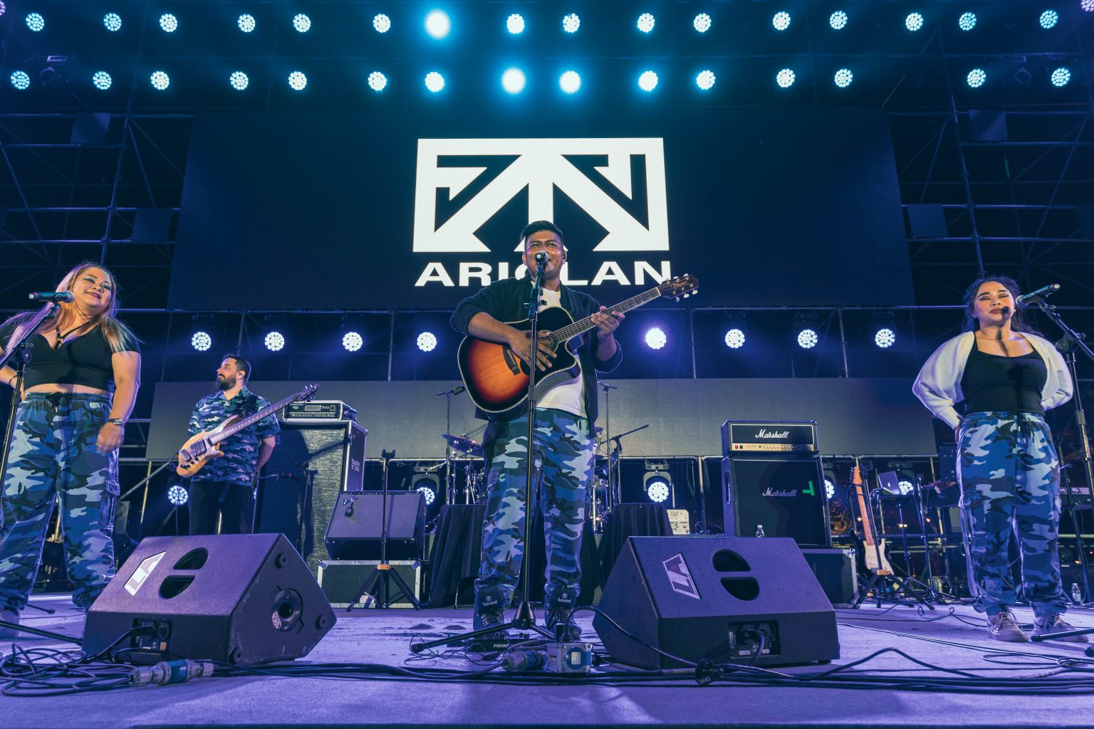 Ari Calangi makes his return to the stage