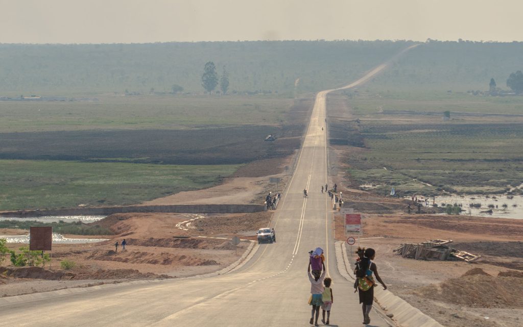 A Chinese state enterprise will build Angola’s first highway