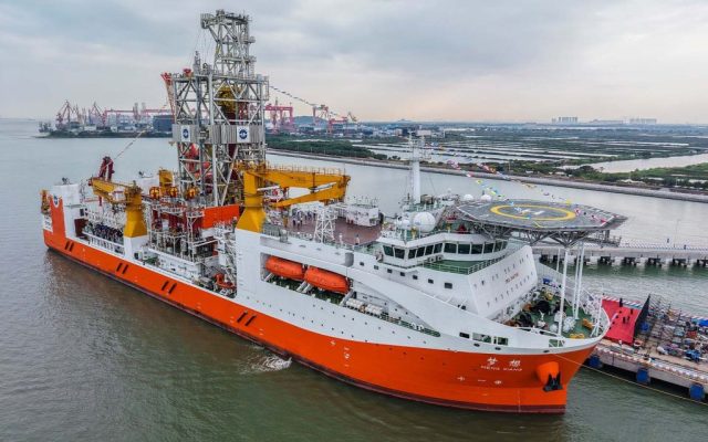 Meng Xiang, a deep-drilling ship, has been launched in Guangzhou