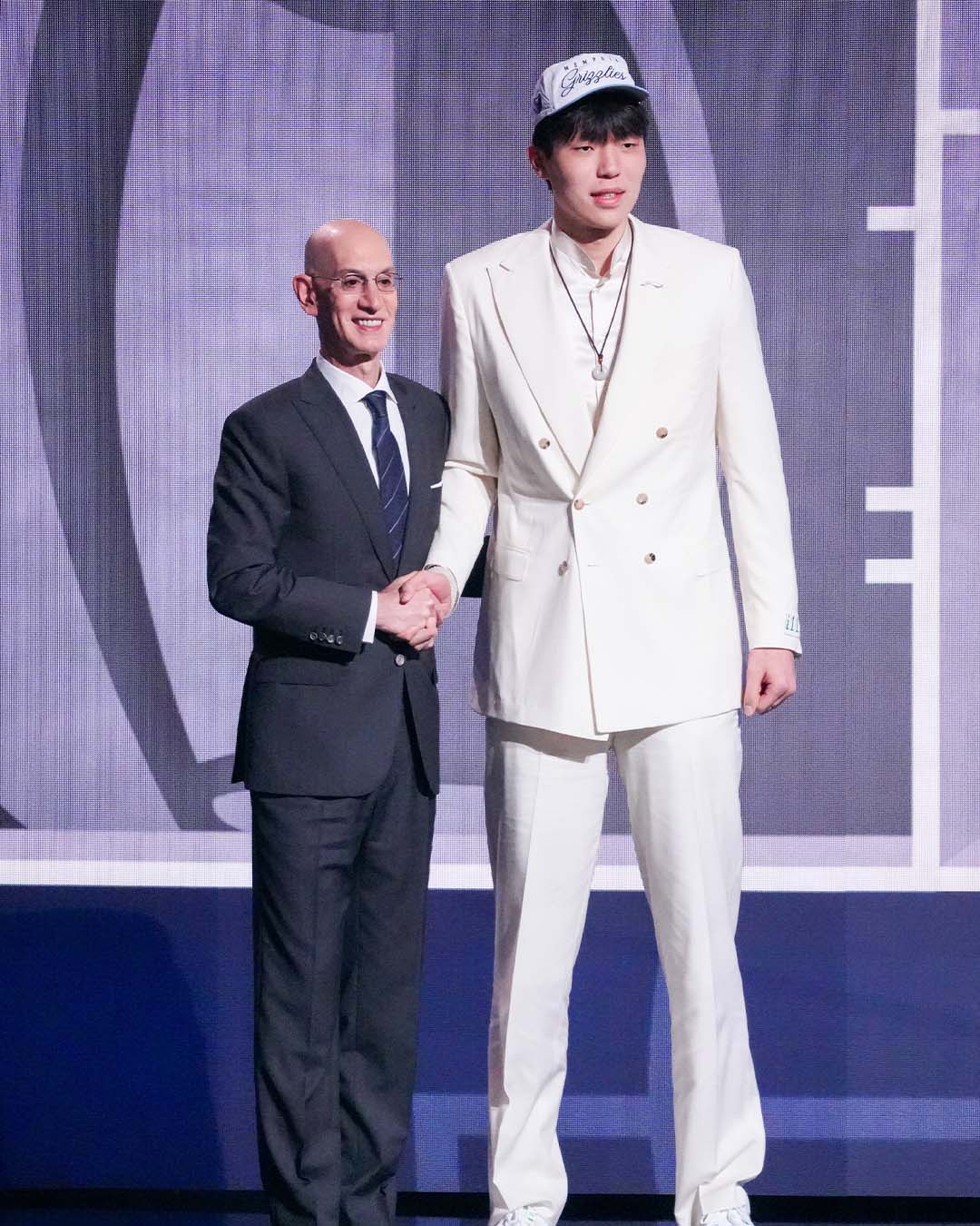 Who is Yang Hansen, the Chinese basketball player drafted in the NBA?